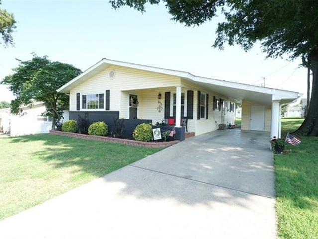 610 Houston St, Dexter, MO 63841