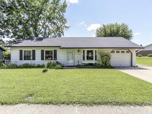 610 Holiday Dr, Fortville, IN 46040