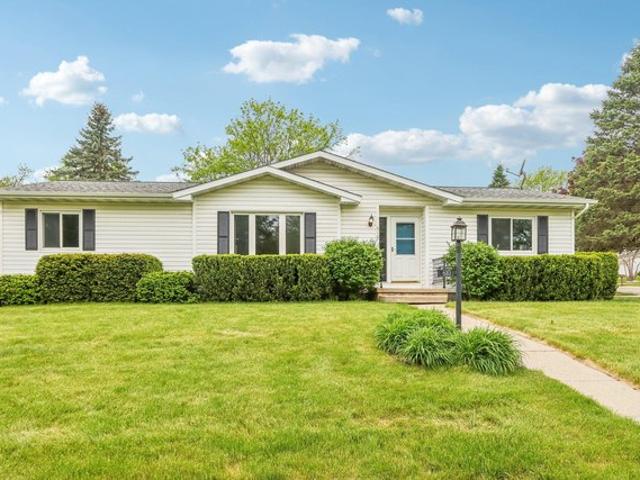 610 Hidde St, Watertown, WI 53098