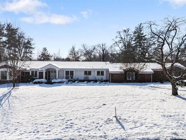610 High Hampton Rd, Ladue, MO 63124