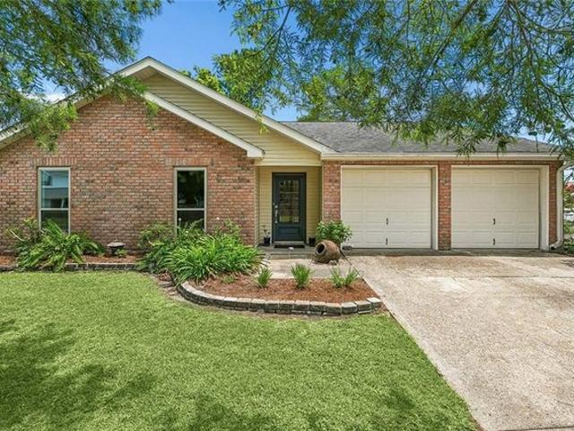 610 Longview Dr, Destrehan, LA 70047