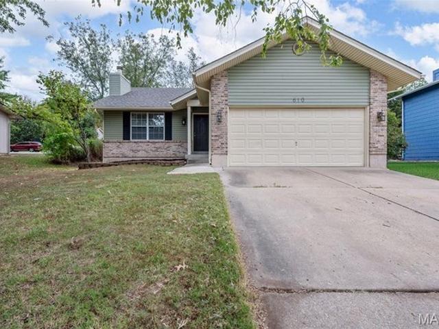 610 Lakewood Dr, Lake Saint Louis, MO 63367