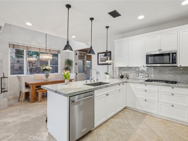 610 Marigold Ave, Corona del Mar, CA 92625 | MLS #OC26062