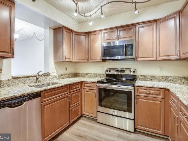 610 N West Street # 305