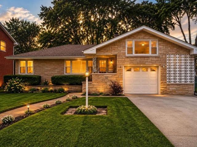 610 N Indiana St, Griffith, IN 46319