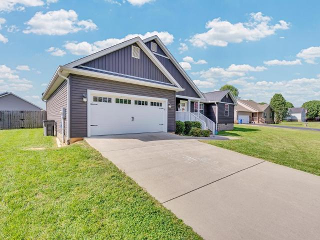 610 N McBroom Chapel Rd