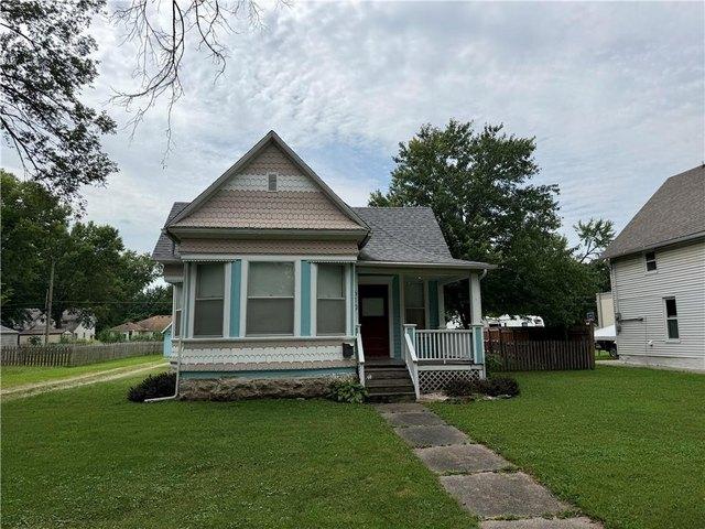 610 S Maple St, Ottawa, KS 66067