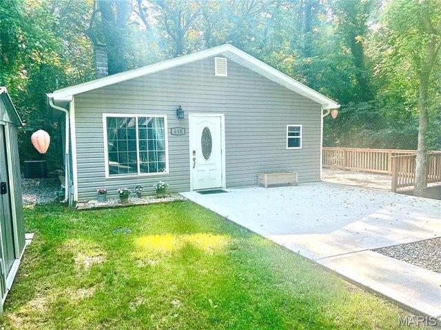 610 Saint Clair Rd, Fairview Heights, IL 62208