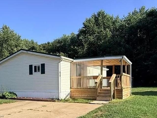 610 Sandpiper Ln, New Philadelphia, OH 44663