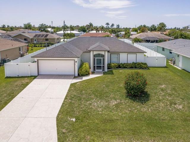 610 SE 21st Ln, Cape Coral, FL 33990