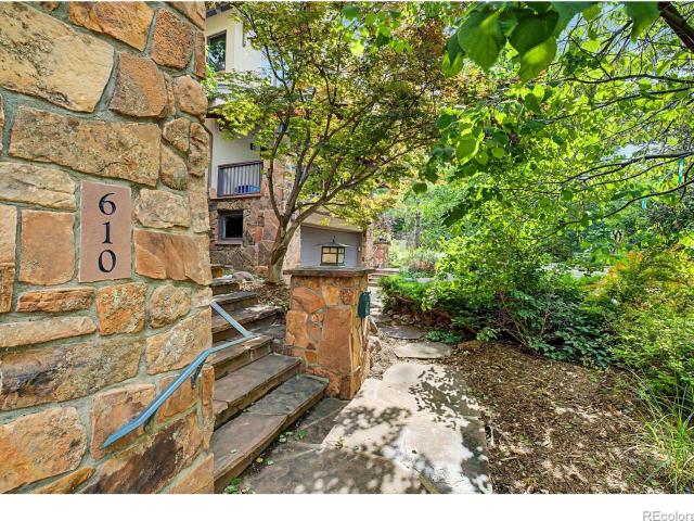 610 Streamside Lane