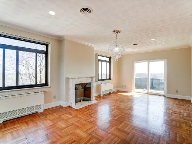610 ROYAL YORK APARTMENTS, LLC 5 Bedroom Apartment for Rent at 1445 E Broad St, Columbus, OH 43205 Franklin Park
