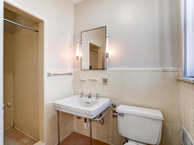 610 ROYAL YORK APARTMENTS, LLC 1 Bedroom Apartment for Rent at 1445 E Broad St, Columbus, OH 43205 Franklin Park