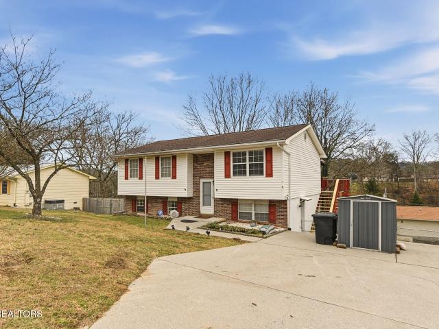 610 Red Bud Lane