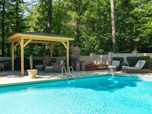 610 Riverchase Parkway W