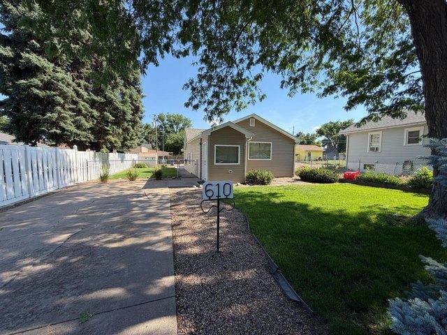 610 W 4th St, Ogallala, NE 69153