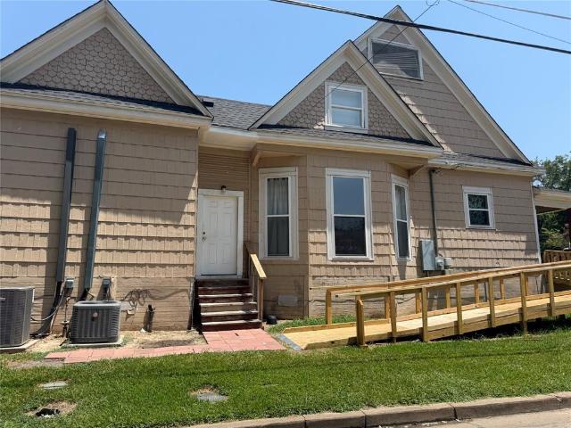 610 W 6th Street