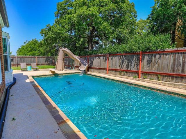 610 W Cedar St, Nocona, TX 76255 | MLS #21132 | Compass