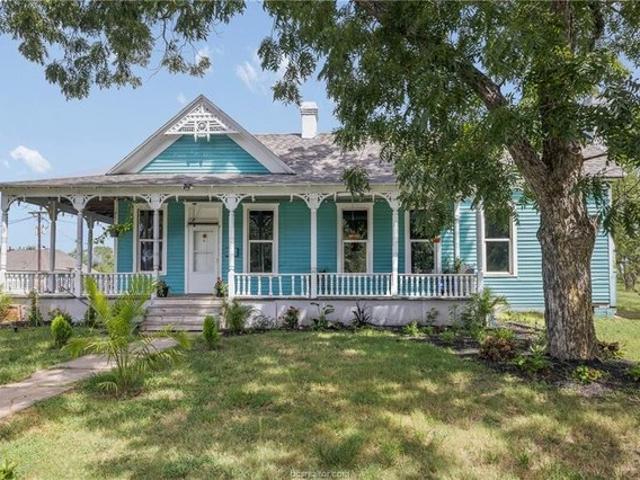 610 W Davis St, Hearne, TX 77859