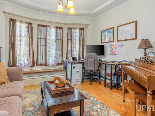 610 W Hughitt Street