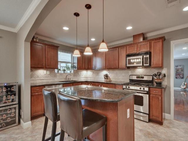 610 W N Loop Blvd, Austin, TX 78751 | MLS #1402