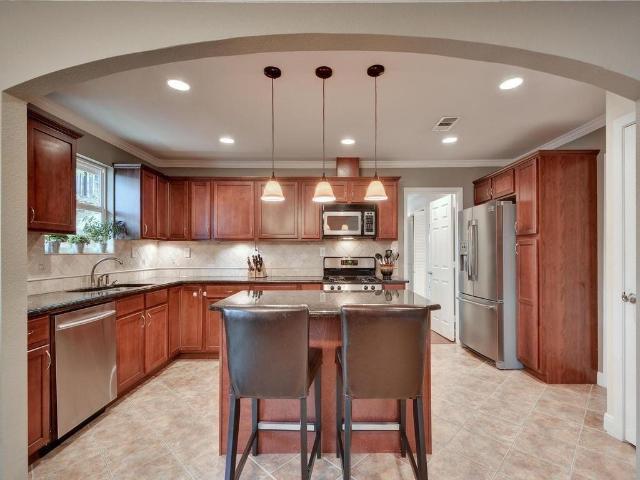 610 W North Loop Blvd