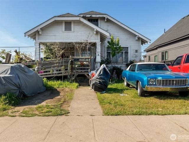 610 W Poplar St, Walla, WA 99362
