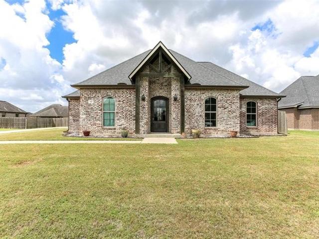 610 Woodland St, Iowa, LA 70647