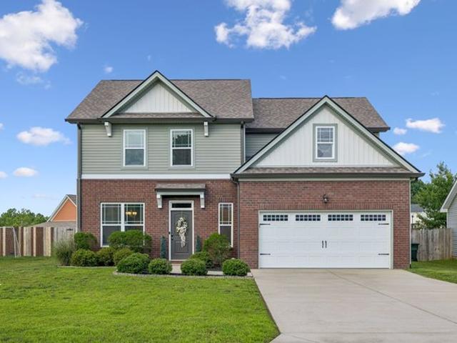 610 Whirlaway Dr, Burns, TN 37029