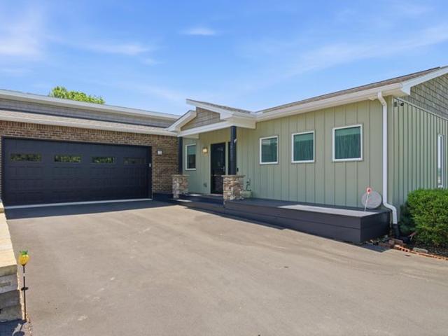 610 Wisteria Dr, Radford, VA 24141