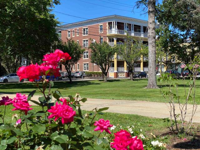 610 Union Street # 102