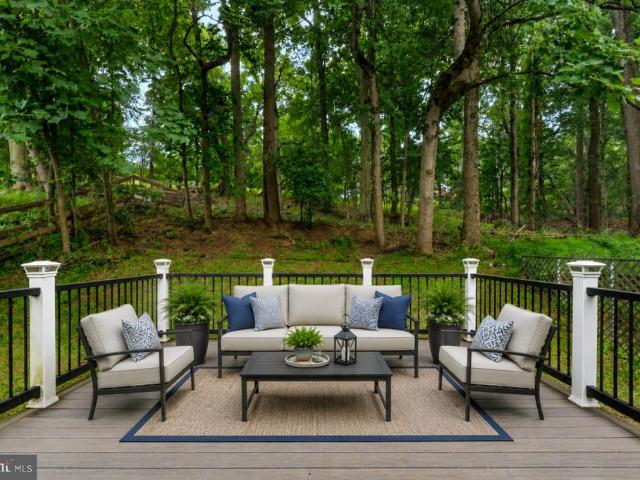 610 Valley Stream Circle