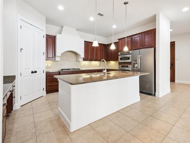 610 Via Ravello Apt 201, Irving, TX 75039