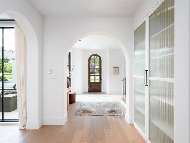 6114 Tulip Lane