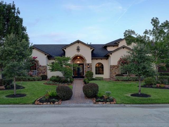 6115 Majestic Hill Dr, Houston, TX 77345