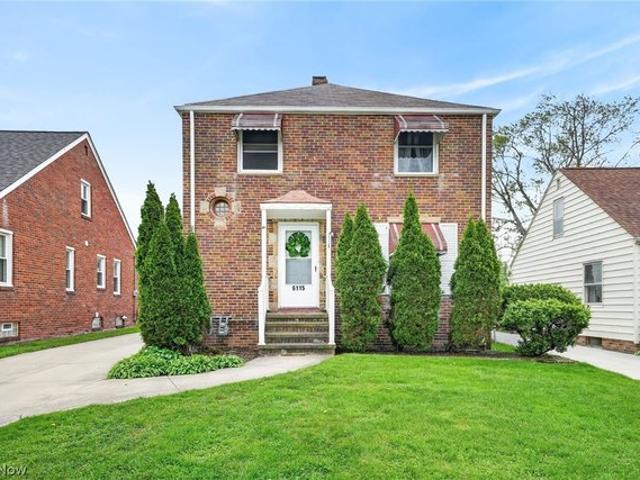 6115 Brownfield Dr, Parma, OH 44129