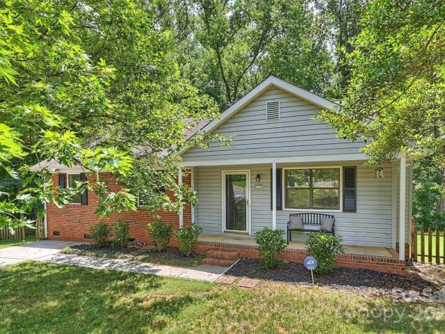 6115 Coltswood Ct, Charlotte, NC 28211 | MLS #4271