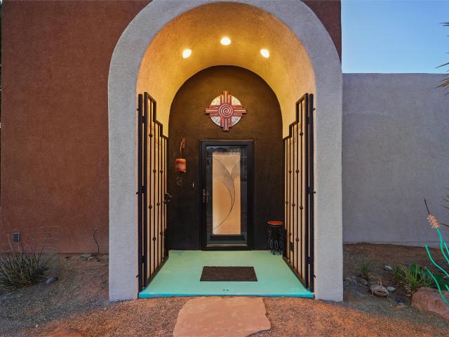 6115 La Paz Road NE