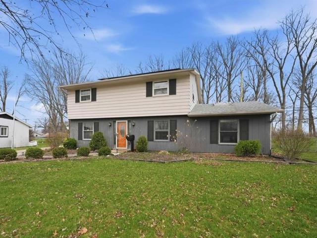 6116 Beaumont Dr, Fort Wayne, IN 46825