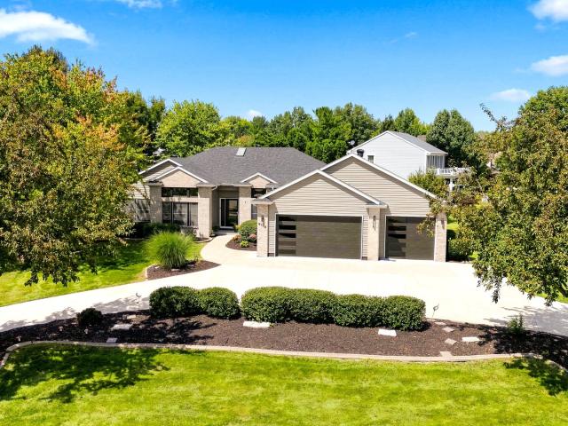6116 Lakeshore Circle