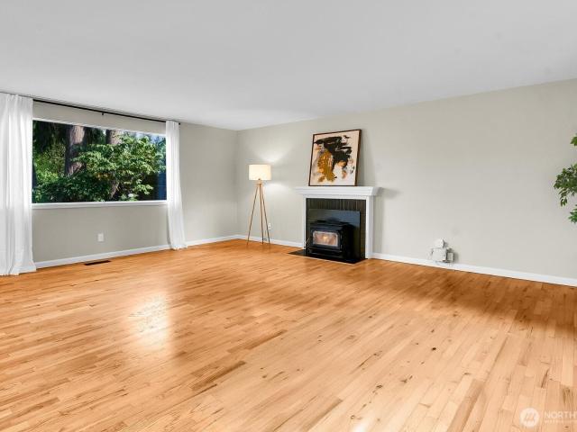 6116 rd Avenue NE