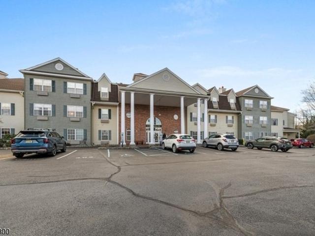 6116 Richmond Rd Unit 116, West Milford, NJ 07480