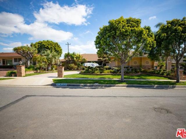 6116 Wooster Ave, Los Angeles, CA 90056