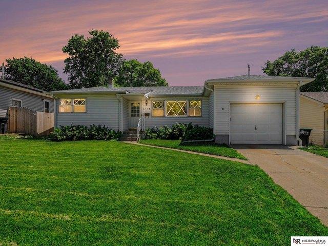 6117 Elm St, Omaha, NE 68106