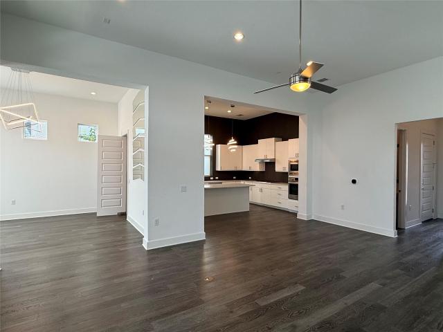 6117 Seville Dr