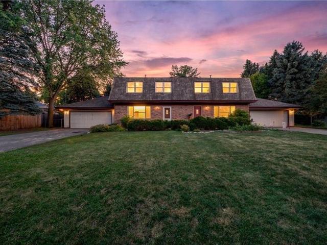6117 W 105th St, Bloomington, MN 55438