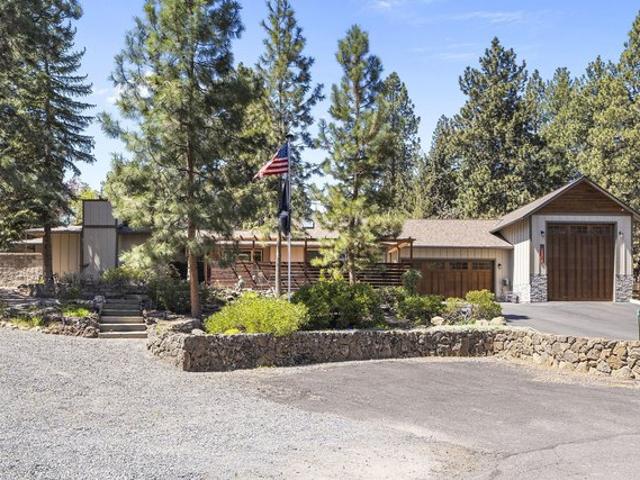 61181 Hitching Post Ln, Bend, OR 97702