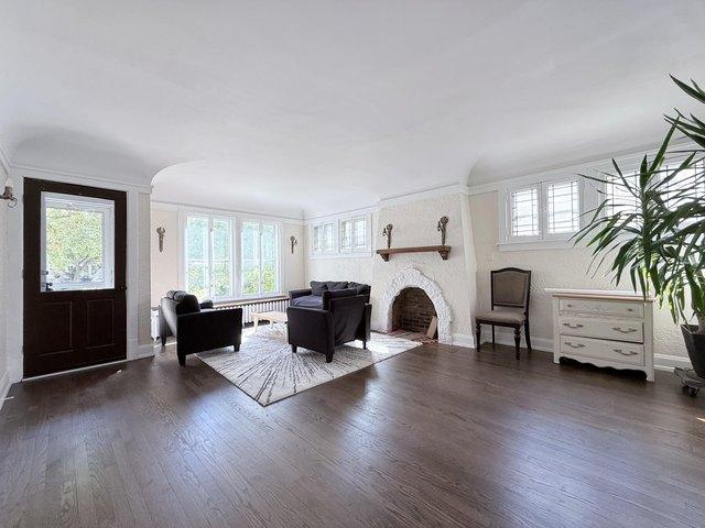 6118 W Wisconsin Ave, Wauwatosa, WI 53213