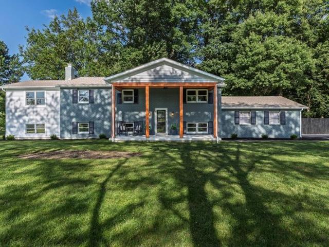6110 Holiday Ln, Dublin, OH 43016
