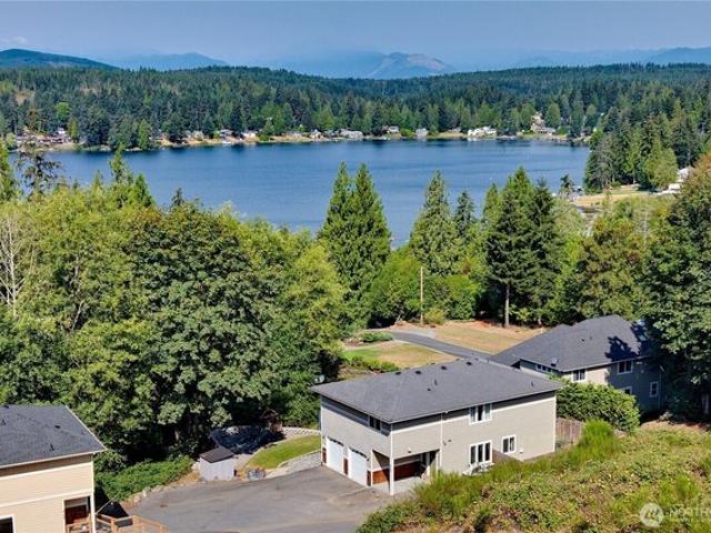 6110 Lakemont Ln, Bremerton, WA 98312